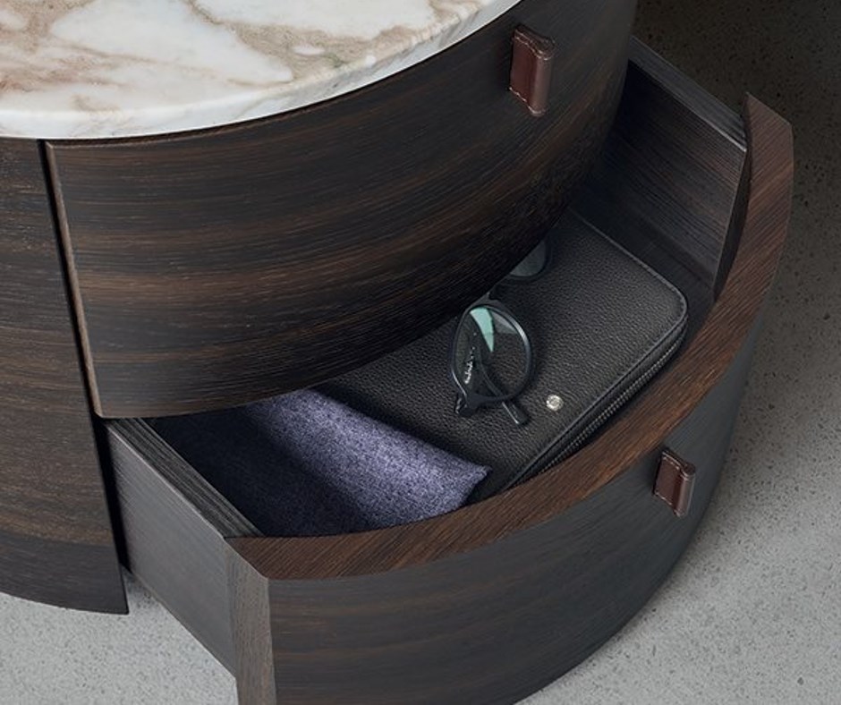 ONDA Comodino - Poliform. D'oria Arredi Srl